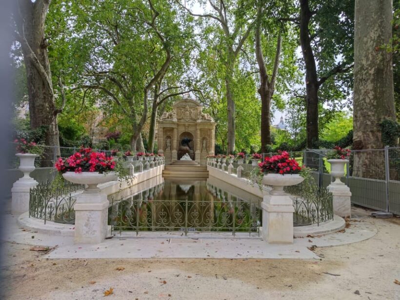 Best Bits of Paris: 40 Favourites Walking Tour 5 hours - The Sum Up