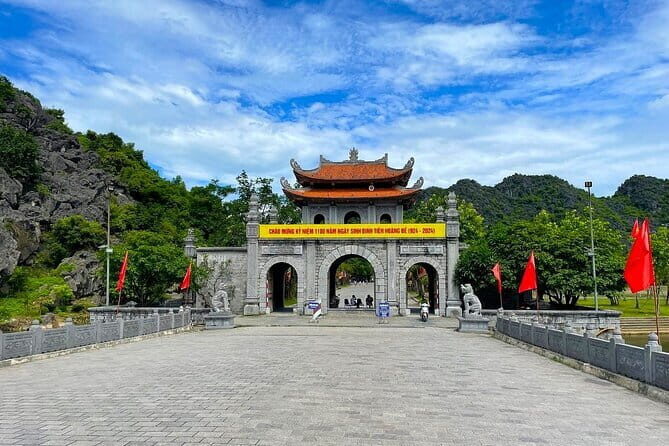 Best Day Trip to Incense Village, Tam Coc, Hoa Lu from Hanoi - What’s the Value?
