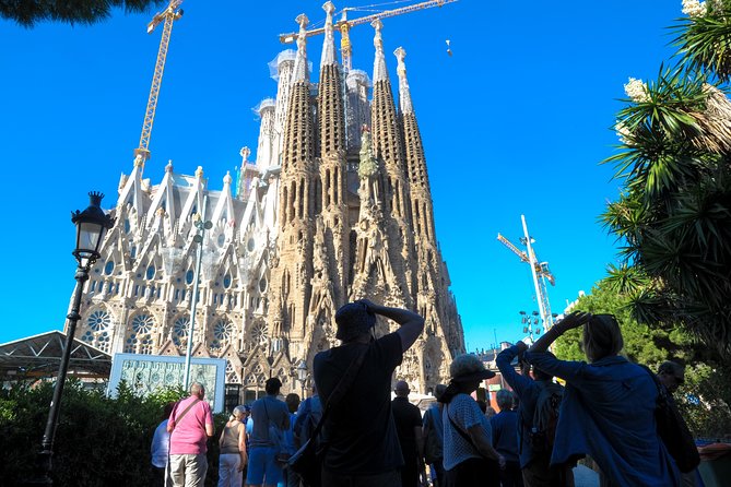 Best of Barcelona and Sagrada Familia Tour with Priority Access - Key Points