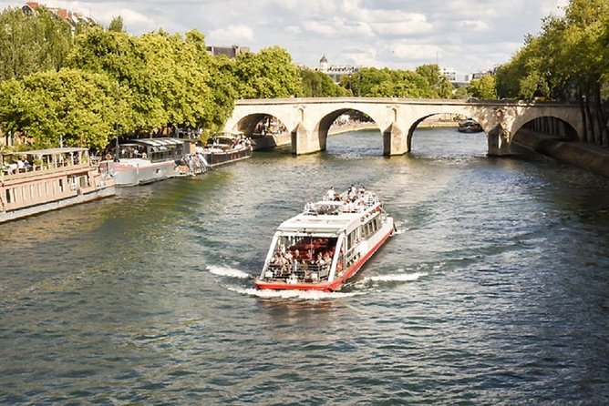 Best of Both Worlds Cruise From the Canal St-Martin to the Seine - Navigating the Canal Saint-Martin
