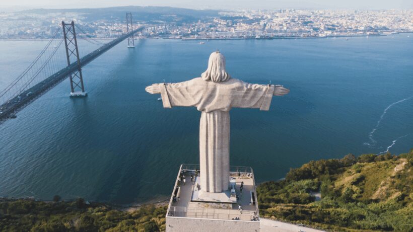Best of Lisbon: Private Walking Tour with a Local - Exploring Lisbon with a Local: What You Can Expect