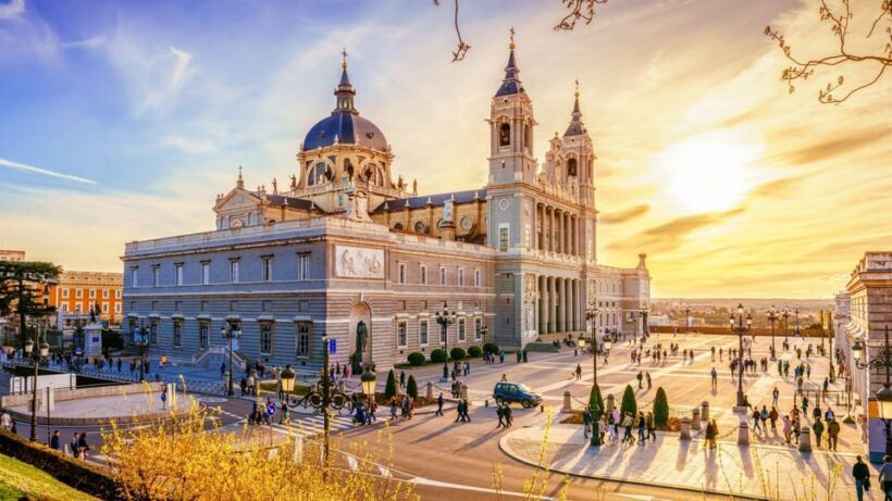 Best of Madrid: Private Walking Tour with a Local - Key Points