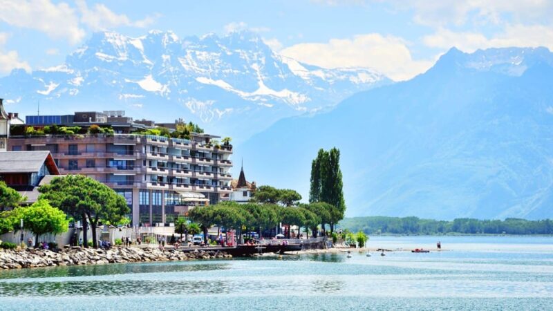 Best of Montreux: Private Walking Tour With a Local - Strolling Along the Montreux Promenade