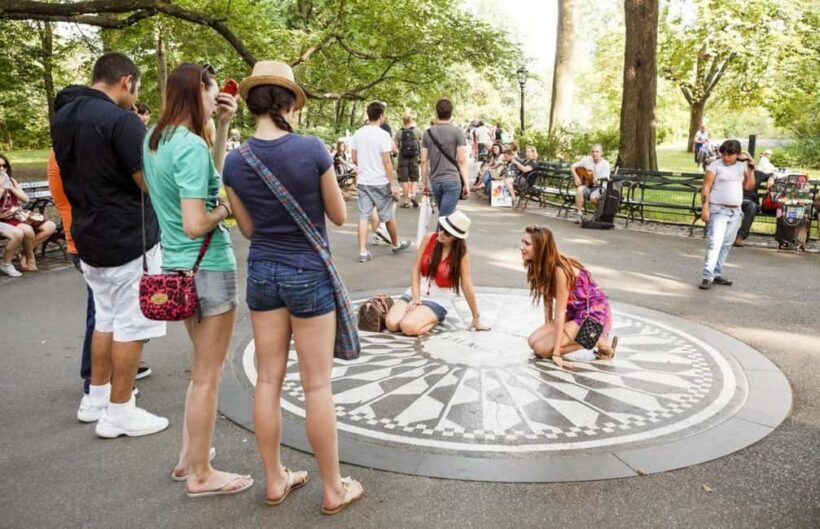 Best of NYC:Top-Rated Sex and the City Hotspots Pedicab Tour - Authenticity and the Guides’ Role