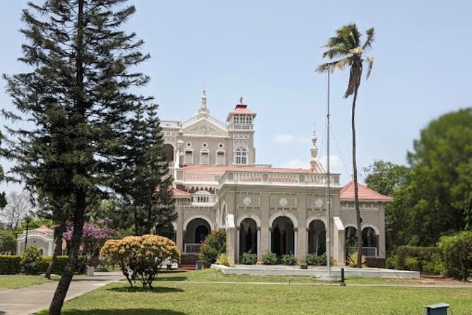 Best of Pune Private City Tour with Lunch and Transport. - FAQ