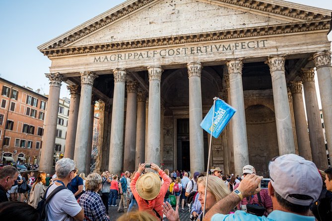 Best of Rome Walking Tour With Piazza Navona and Trevi Fountain - Discovering the Trevi Fountain