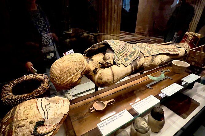 Best of the Louvre Museum Private Tour With Monalisa - Meeting Point and Arrival Considerations