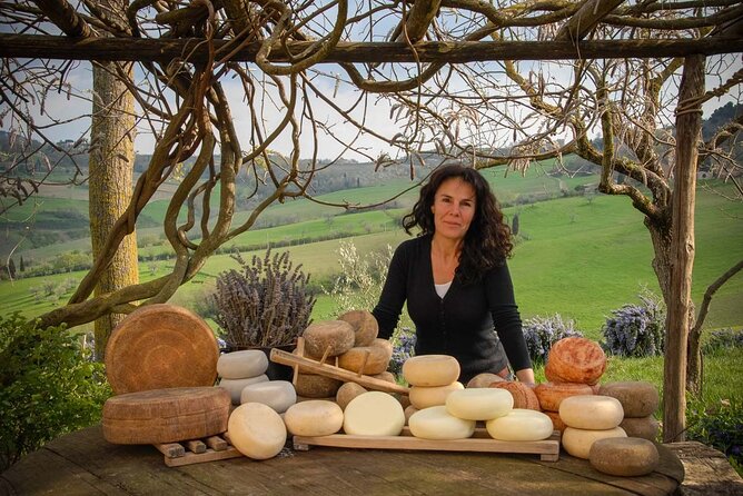 Best of Tuscany: Full Day Private Tour to Val DOrcia - The Majestic Views of Montepulciano