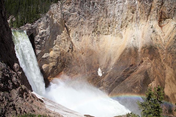Best of Yellowstone - Guided National Park Safari Tour - Exploring Yellowstones Iconic Landmarks