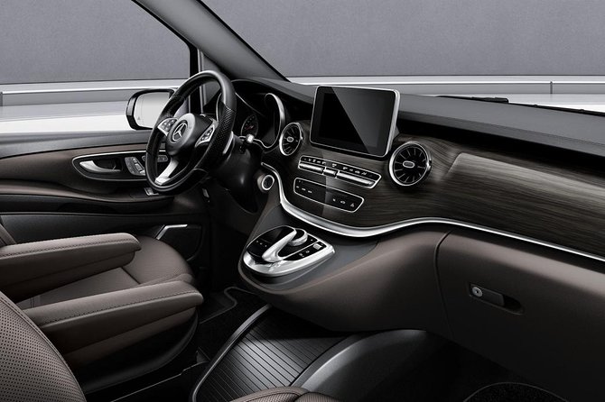 Best Private Airports Transfers - Luxury Minivan Service - The Sum Up