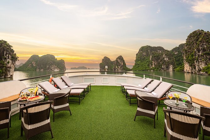 BEST SELLER - Halong 5 Star Day Cruise: Buffet, Wine & Jacuzzi - The Real Travel Experience: Authenticity & Practicality