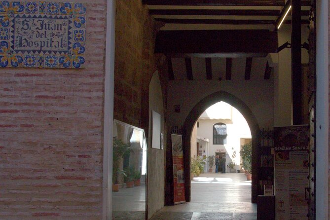 Between Two Gates: A Self-Guided Audio Tour in Valencia - FAQs