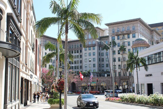 Beverly Hills & Rodeo Drive: Private 2-hour Walking Tour - Price and Value