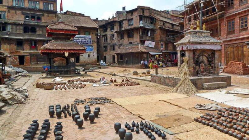 Bhaktapur: Pottery and Craft Tour with Hands-On Experience - Wandering the Streets of Bhaktapur
