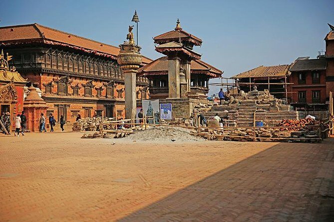 Bhaktapur Sightseeing with Nagarkot - Exploring Bhaktapur’s Durbar Square