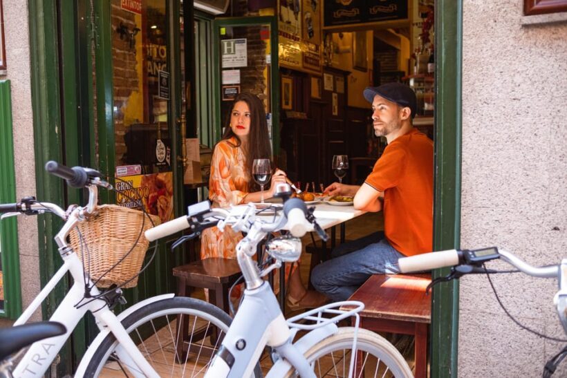 BiciTapeo : Tapas and Highlights Guided Vintage Bike Tour - Key Points