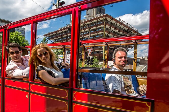 Big Castle Tour in Bratislava by Presporacik Sightseeing Vehicle - Meeting Point and Logistics