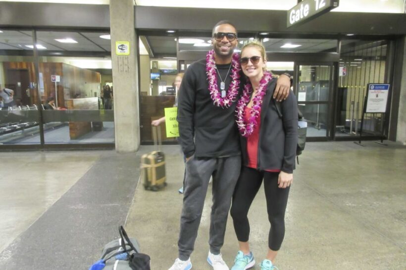 Big Island: Kona Airport Honeymoon Lei Greeting - Introduction