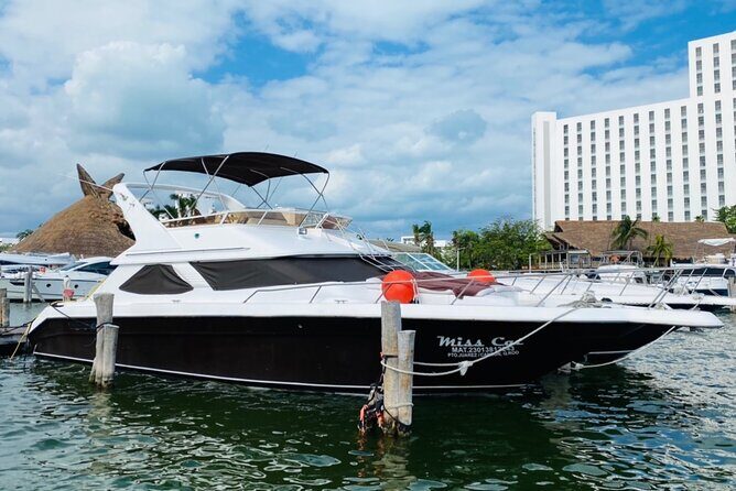 Big Yacht 48ft Rental up to 15 Pax snorkel - How the Day Typically Unfolds