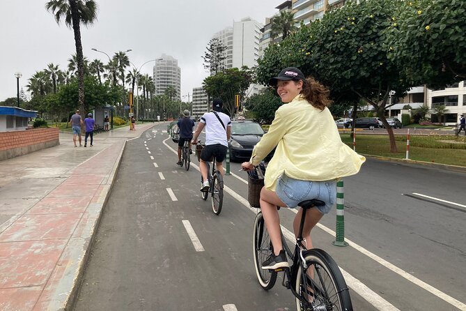 Bike Tour of Lima: Boardwalk of Miraflores + Street Art Barranco - Street Art in Barranco