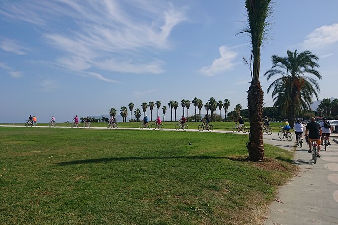 Bike Tour of the Historic Center of Palermo With Tasting - Tour Logistics and Accessibility
