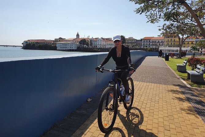 Bike Tour Panamá City and the Old Town - Traversing the Amador Causeway