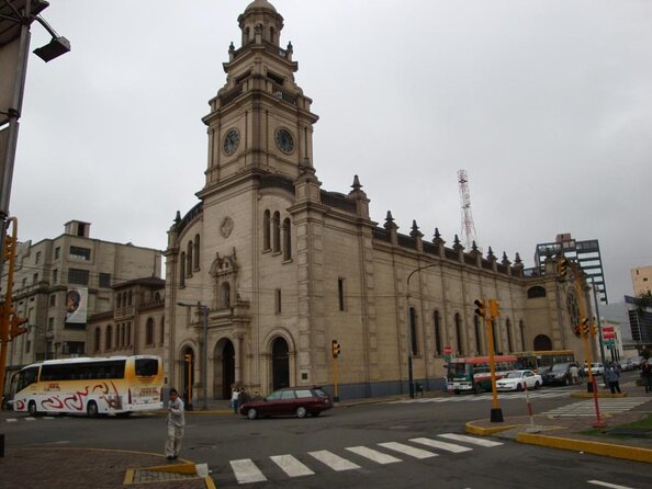 Bike Tour San Isidro, Miraflores and Barranco - Architectural Highlights and Cultural Insights