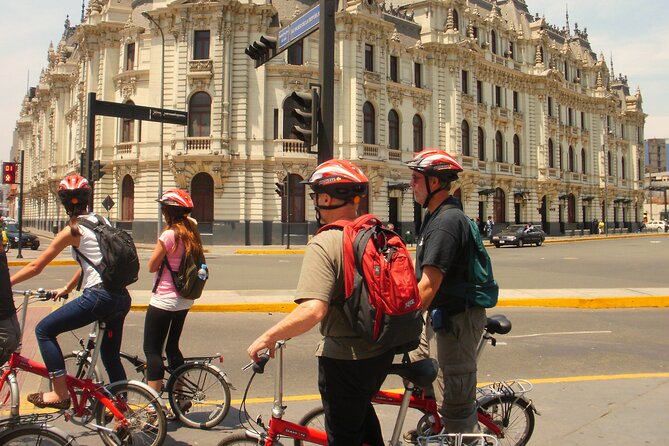 Bike Tour San Isidro, Miraflores and Barranco - Exploring Parque Del Amor and Salazar Park