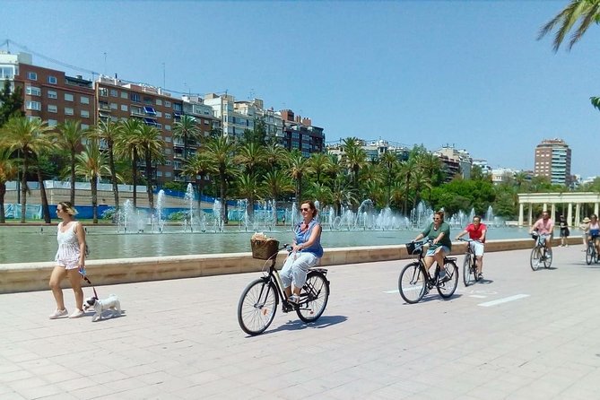 Bike tour with city guide from old to new - Exploring Valencia on Two Wheels: A Detailed Review
