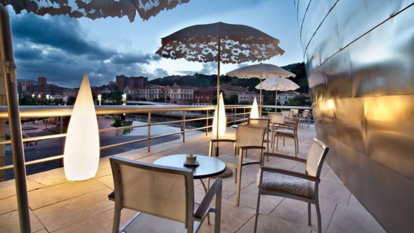 Bilbao All Iron Tour: Guggenheim and San Mamés with Lunch - Practical Details and Considerations