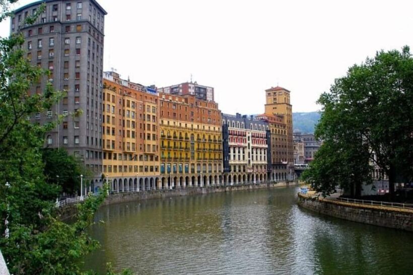 Bilbao : Private Custom Walking Tour with a Local Guide - Who Will Benefit Most from This Tour?