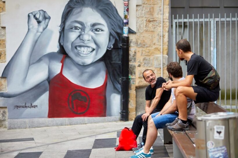 Bilbao: Street Art Walking Tour with Local Craft Beer - Who Should Consider This Tour?