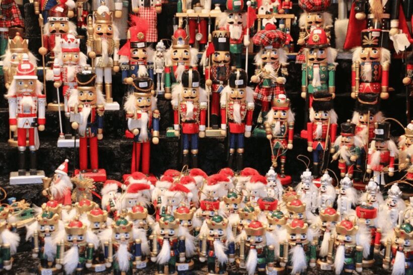 Birmingham: Christmas Market and Festive Lights Walking Tour - What to Bring and What to Expect