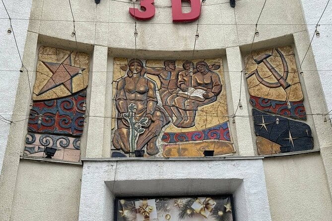 Bishkek : USSR History , Soviet Architects , Statues & Mosaics - The Real Value of the Experience