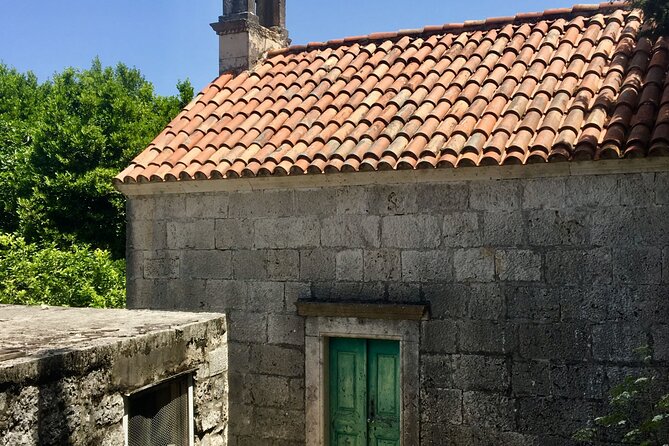 Bits of History - Half Day Kayak Tour With Wine Delight - Culinary Delights: Snacks and Local Beverages