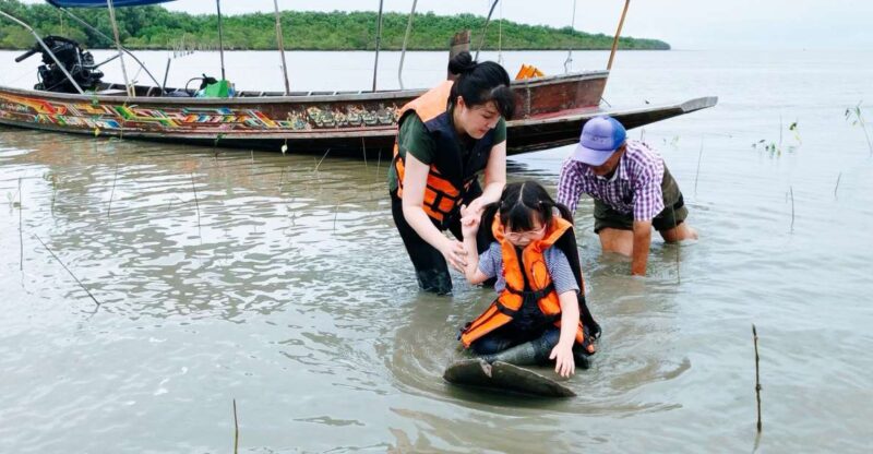 BKK :Meet monkey, mangrove forest, seafood& market -private - The Itinerary in Detail