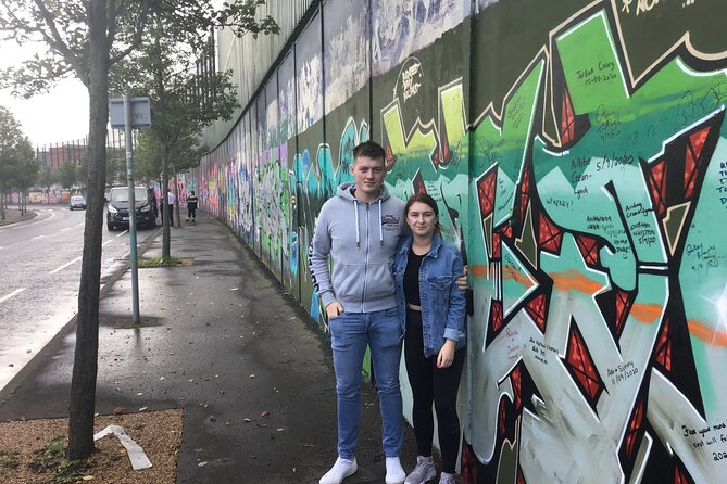 Black Taxi Tour and Crumlin Road Gaol Tour Combo - Highlights of the Black Taxi Tour