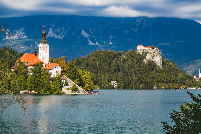Bled Lake With Postojna Cave & Castle - Small Group - Day Trip From Ljubljana - Exploring Bled: From Lake to Castle