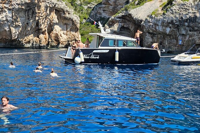 Blue Cave and Hvar - 5 Islands Speedboat Tour From Split - Amenity Considerations