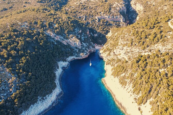 Blue Cave, Hvar Island & Paklenjaci Speedboat Tour from Split - FAQs