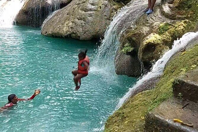 Blue Hole and Bamboo Rafting from Runaway Bay - FAQ