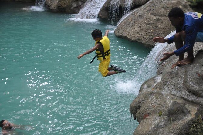 Blue Hole and Shopping in Ochi Rios - A Closer Look at the Tour Experience