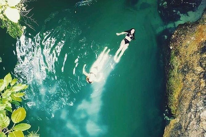 Blue Hole Mineral Spring, Seven Mile Beach, Ricks Cafe/ Shopping Private Tour - Key Points