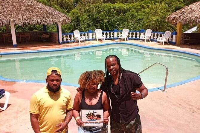 Blue Hole Mineral Spring, Seven Mile Beach, Ricks Cafe/ Shopping Private Tour - Evaluating the Value