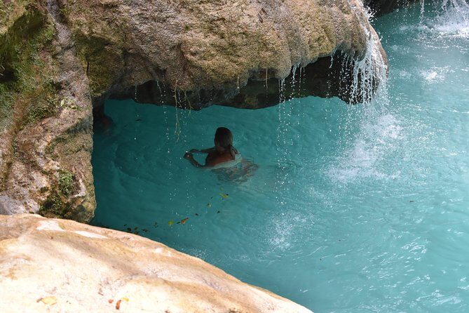 Blue Hole & Secret Falls Day Trip plus Shopping from Runaway Bay - Who Should Consider This Tour?