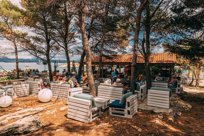 Blue Lagoon Private Tour From Trogir - LUNCH in the RESTAURANT INCLUDED - Gourmet Dining: Lunch Options Onboard