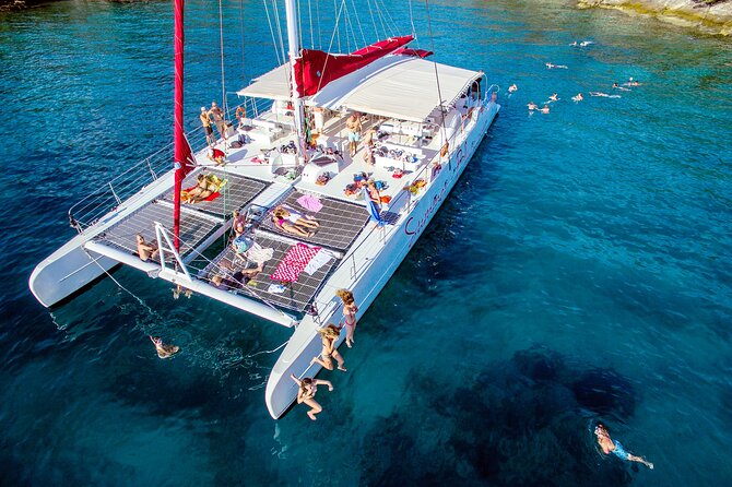 Blue Lagoon, Trogir & ČIovo Catamaran Tour With Food and Drinks - Capacity and Accessibility