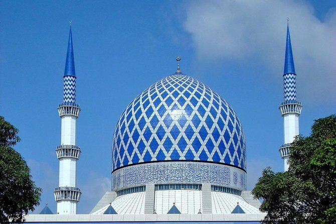 Blue Mosque And Batu Caves Tour From Kuala Lumpur - Key Points