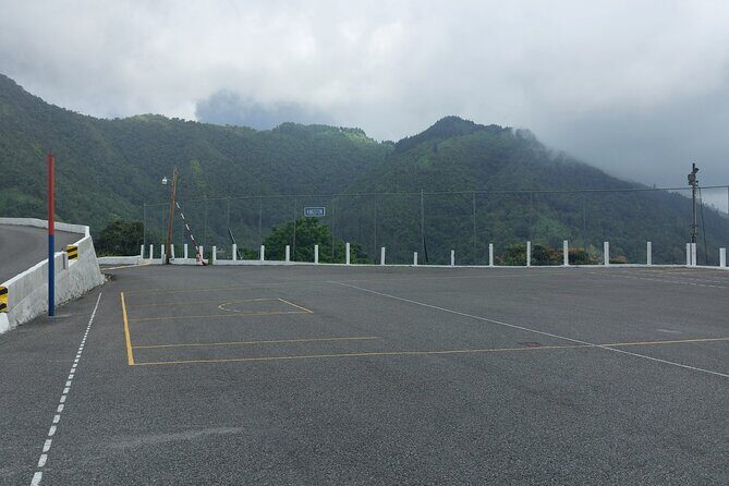 Blue Mountain Sight-Seeing & Nature Trail Hike with Private Guide - What to Expect from the Itinerary and Stops