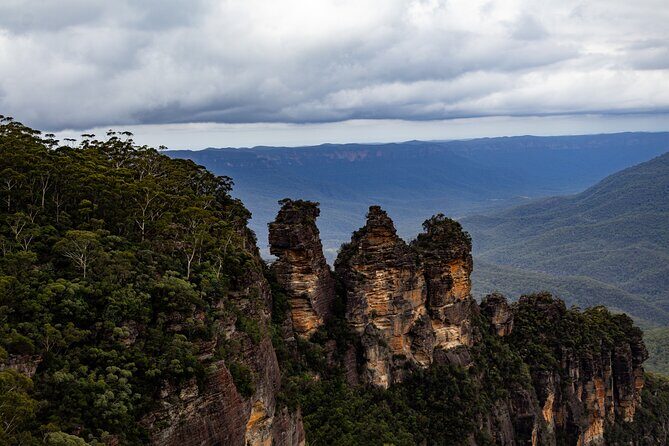 Blue Mountains Day Tour: Zoo, Scenic World & Three Sisters - Stop 2: Echo Point Lookout – Iconic Views